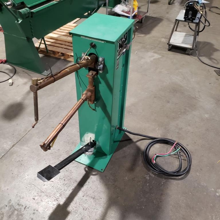 10 KVA, WESTERN ARC FOOT-OP SPOTWELDER, 24" ARMS, MODEL#10KVA, USED | ScottMachinery